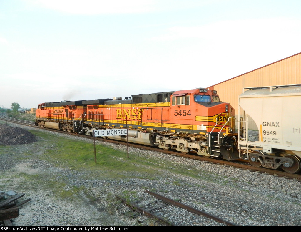 BNSF 5454